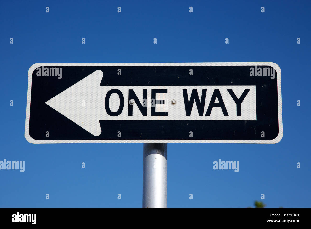 One way traffic sign hi-res stock photography and images - Alamy