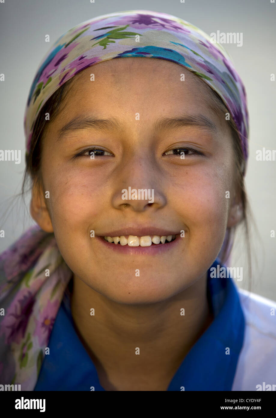Uyghur girl xinjiang china hi-res stock photography and images - Alamy