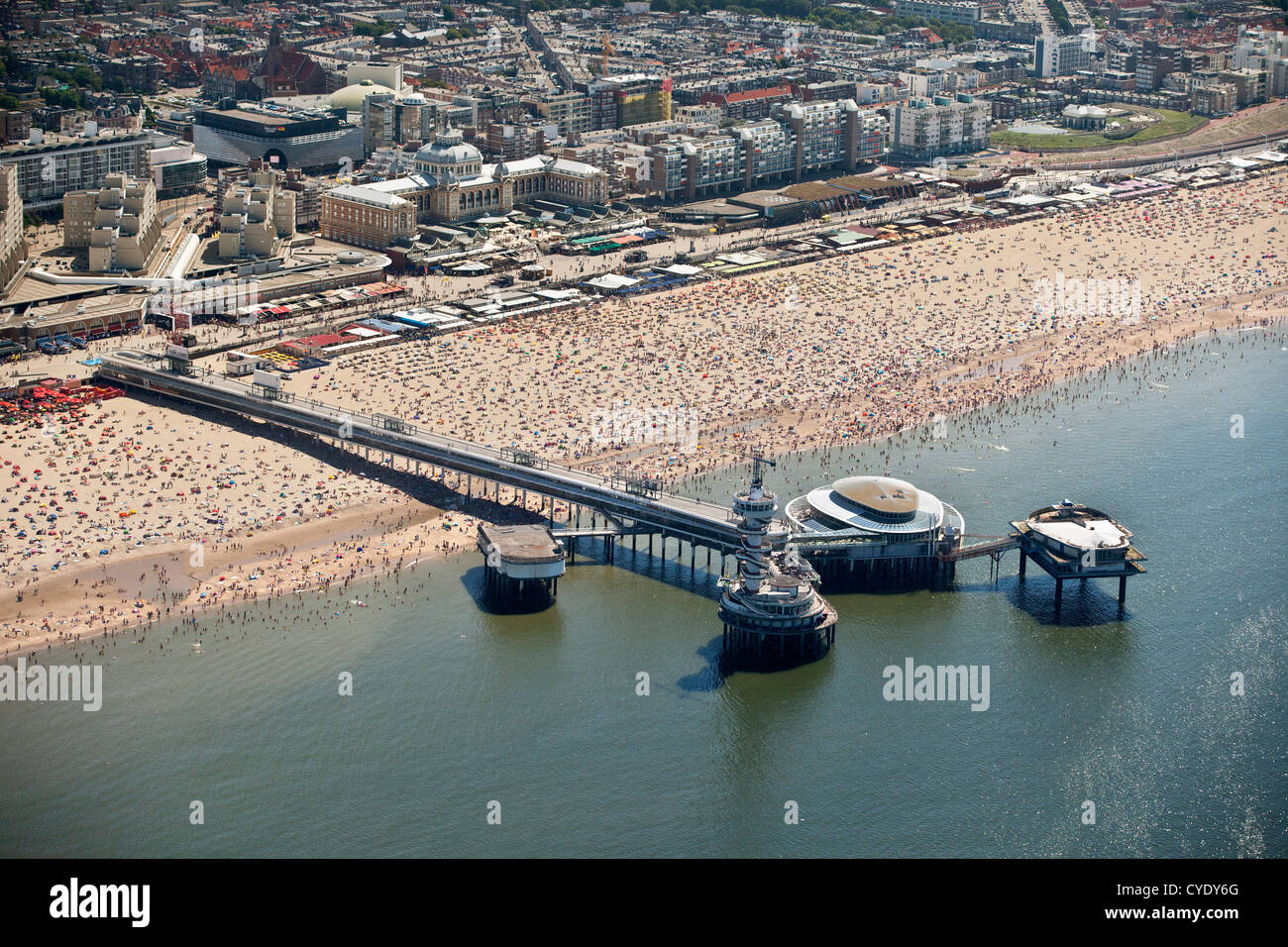 Crowded beach in summer at scheveningen hi-res stock photography and ...