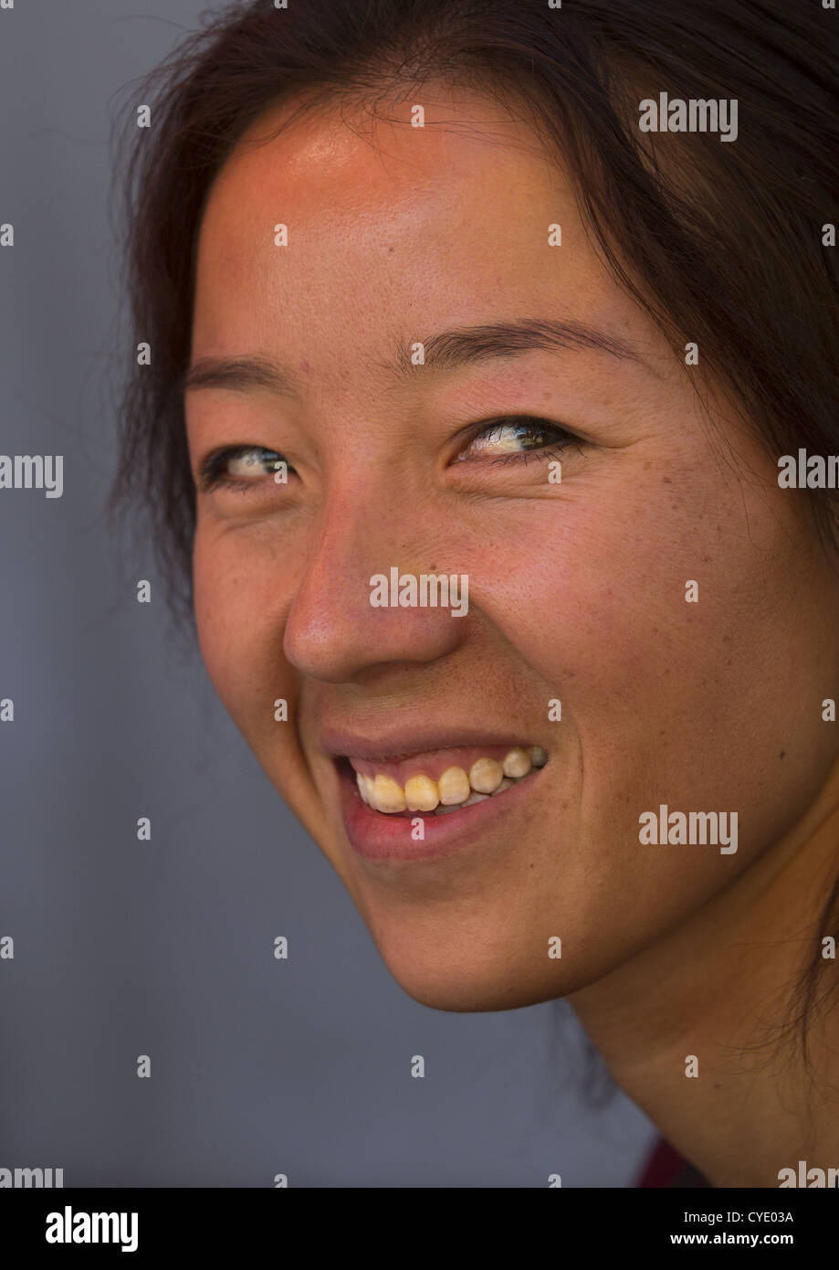 Young Uyghur Woman, Serik Buya Market, Yarkand, Xinjiang Uyghur ...