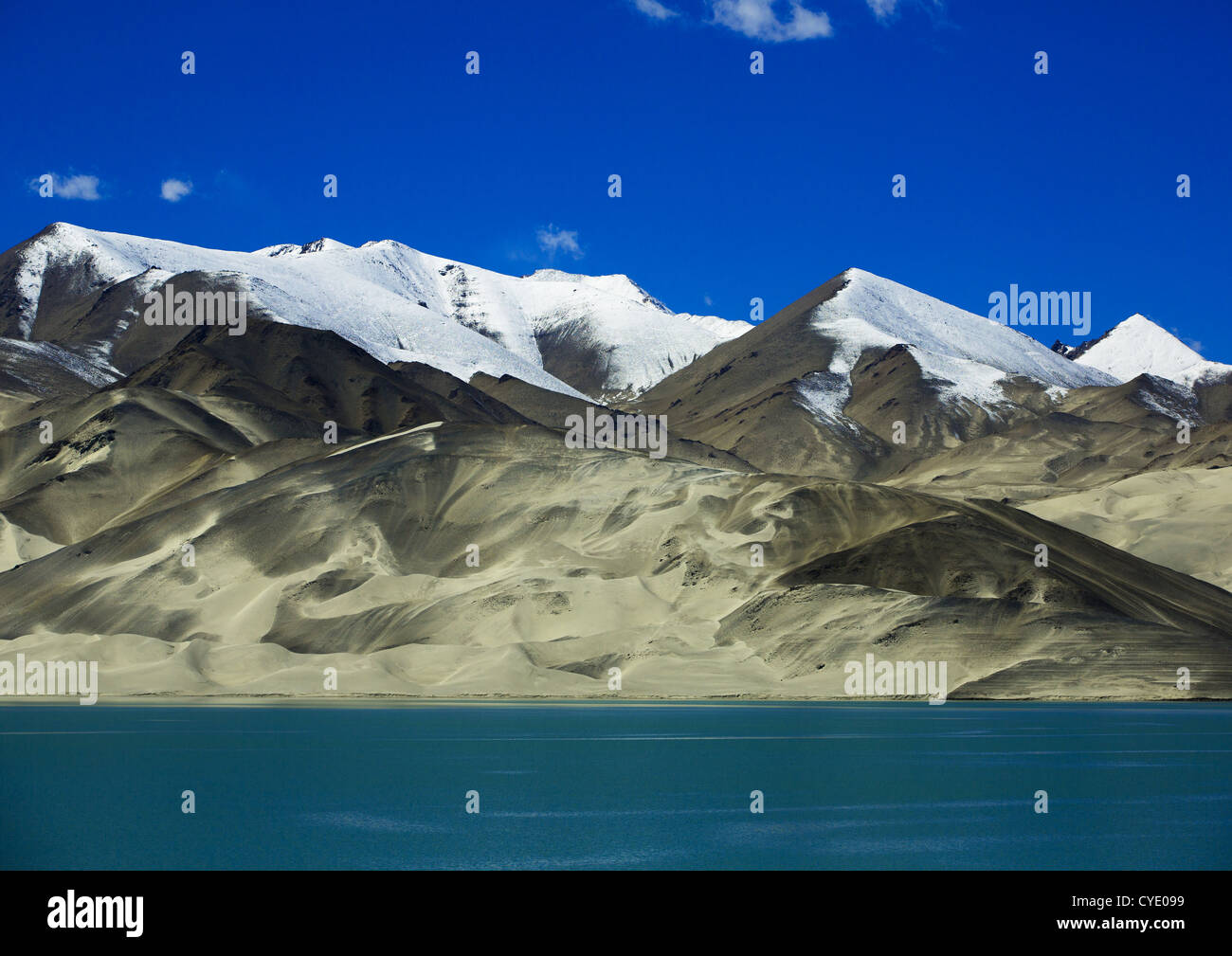 Karakul Lake, Xinjiang Uyghur Autonomous Region, China Stock Photo - Alamy