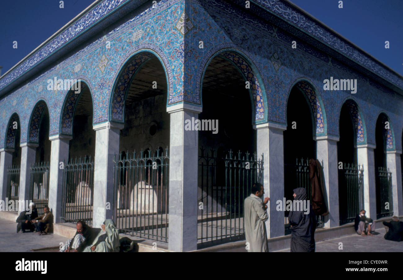 Sayyida zeinab mausoleum hi-res stock photography and images - Alamy