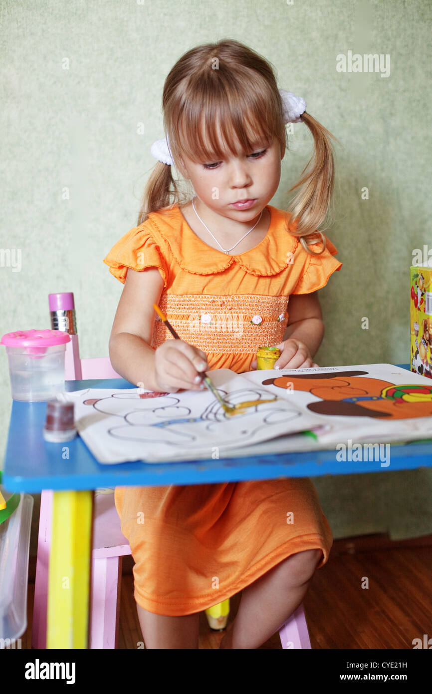 Child drawing at home Stock Photo - Alamy