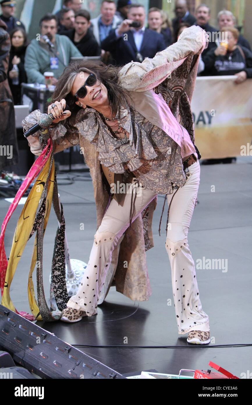 New York, USA. 2nd November 2012. Steven Tyler at talk show appearance ...