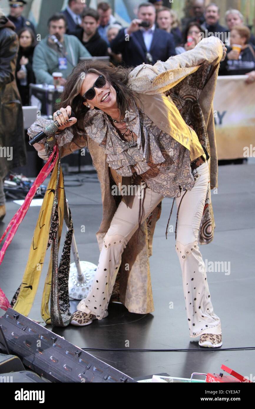 New York, USA. 2nd November 2012. Steven Tyler at talk show appearance ...