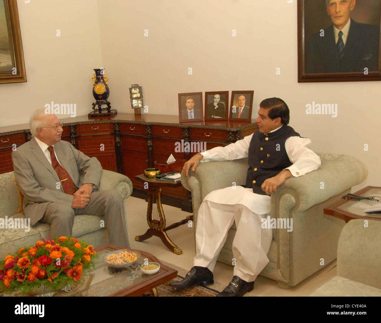 Azad jammu kashmir president hi-res stock photography and images - Alamy