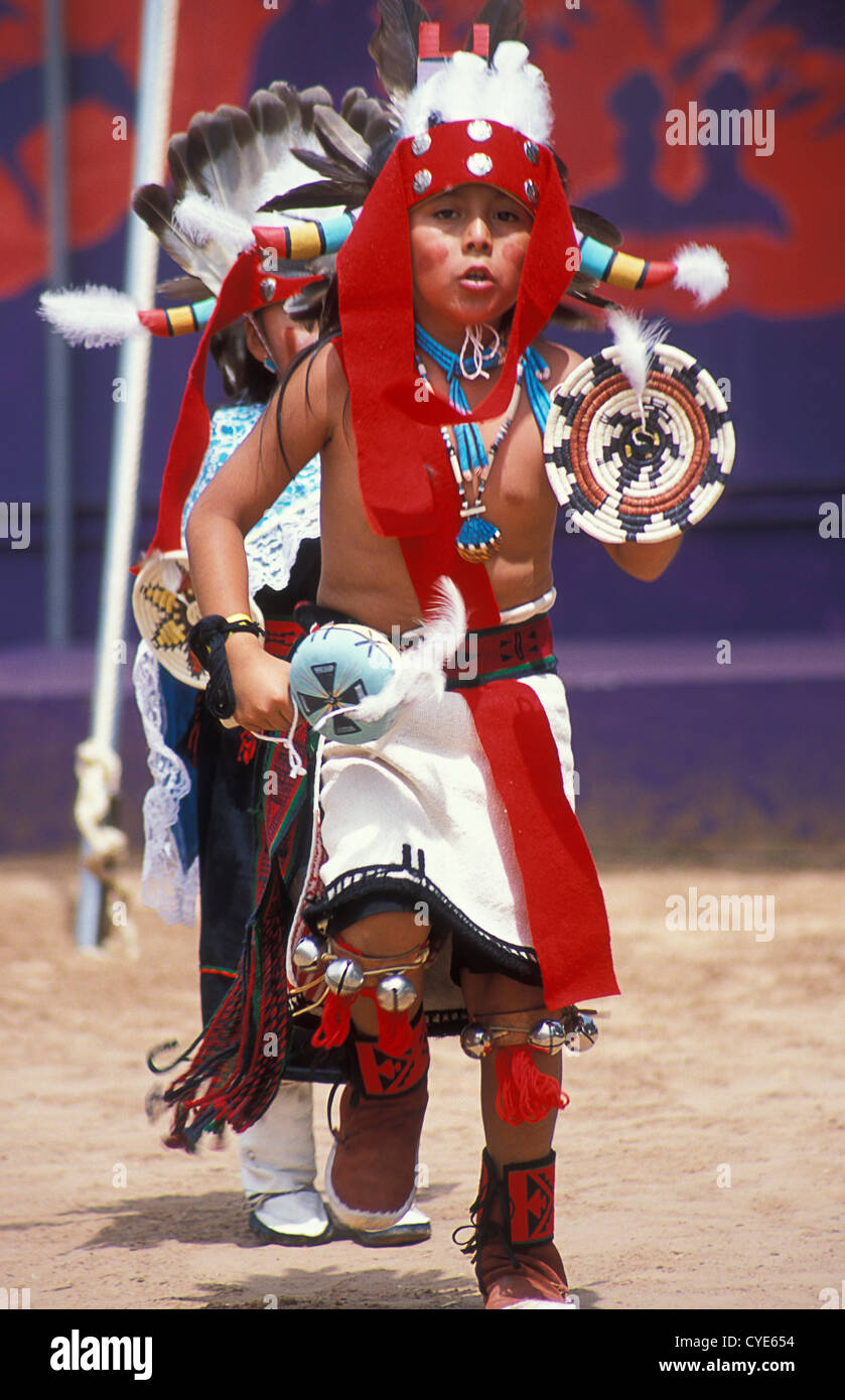 native american children dancing at the Annual intertribal Indian ...