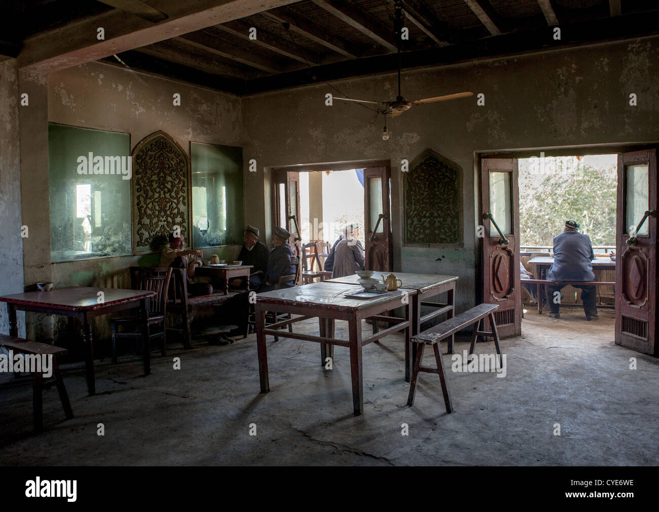 Uyghur Men In Ostangboyi Tea House, Kashgar, Xinjiang Uyghur Autonomous ...