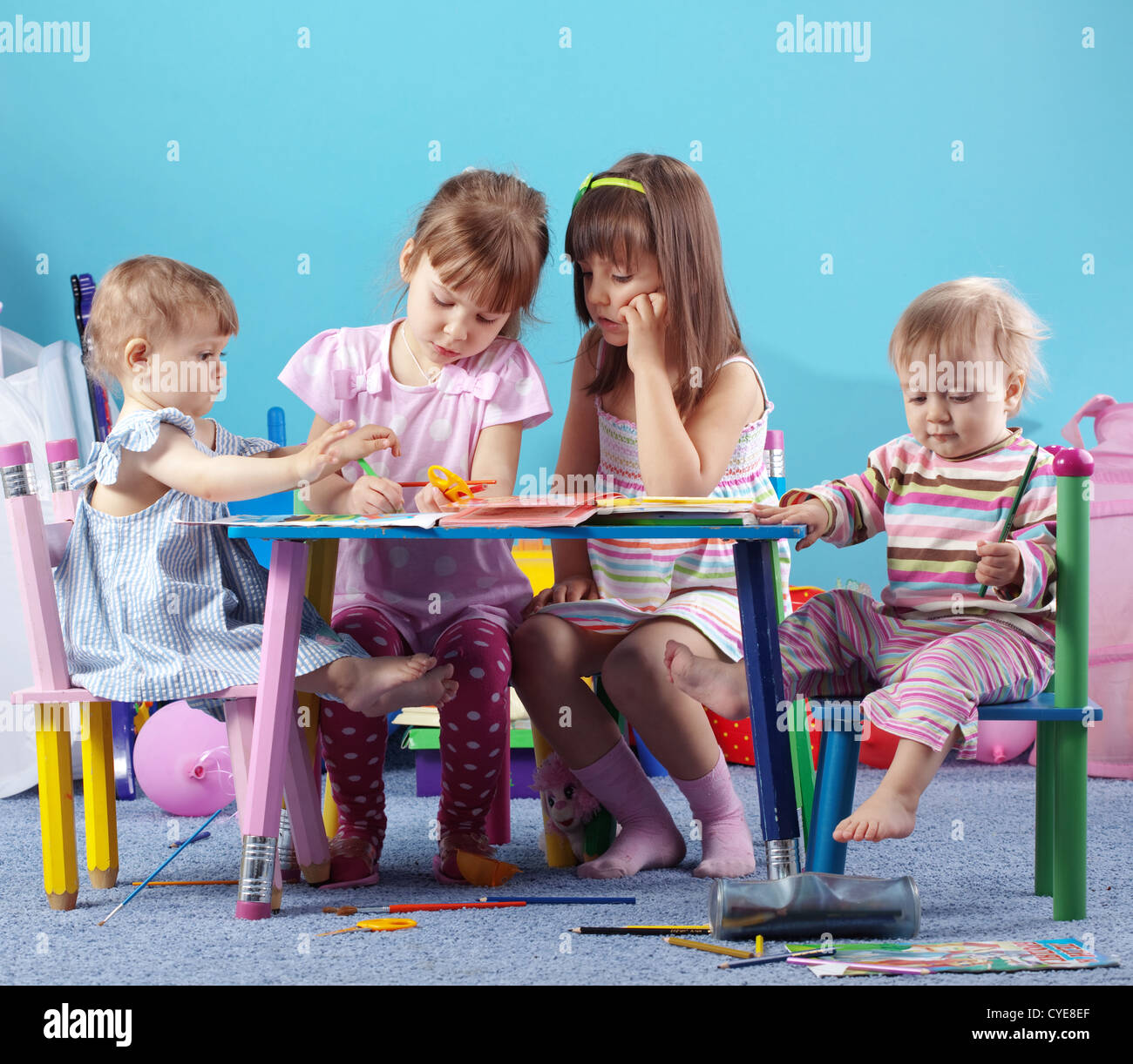 Elementary kids art hi-res stock photography and images - Alamy