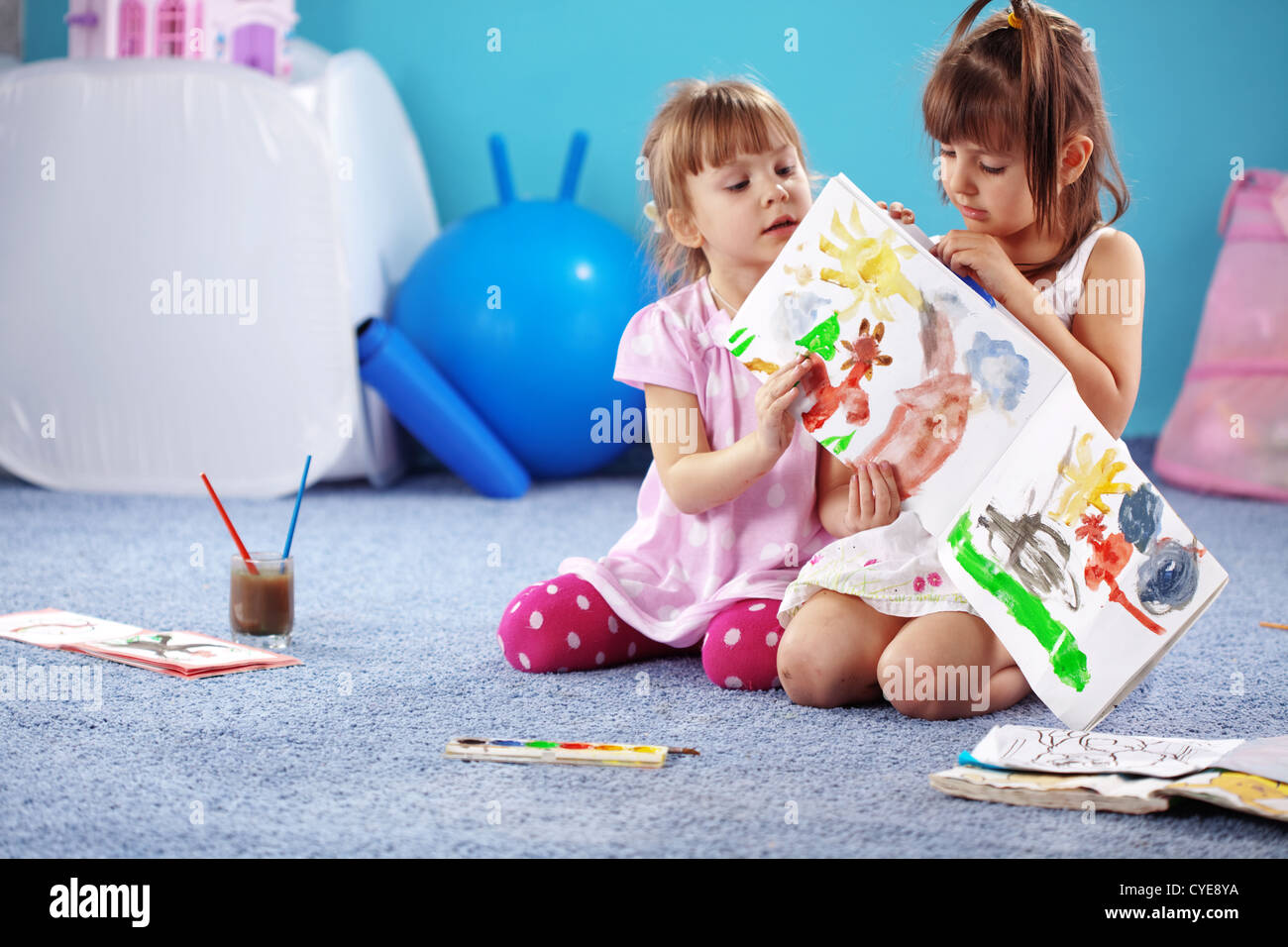 Children drawing in nursery hi-res stock photography and images - Alamy