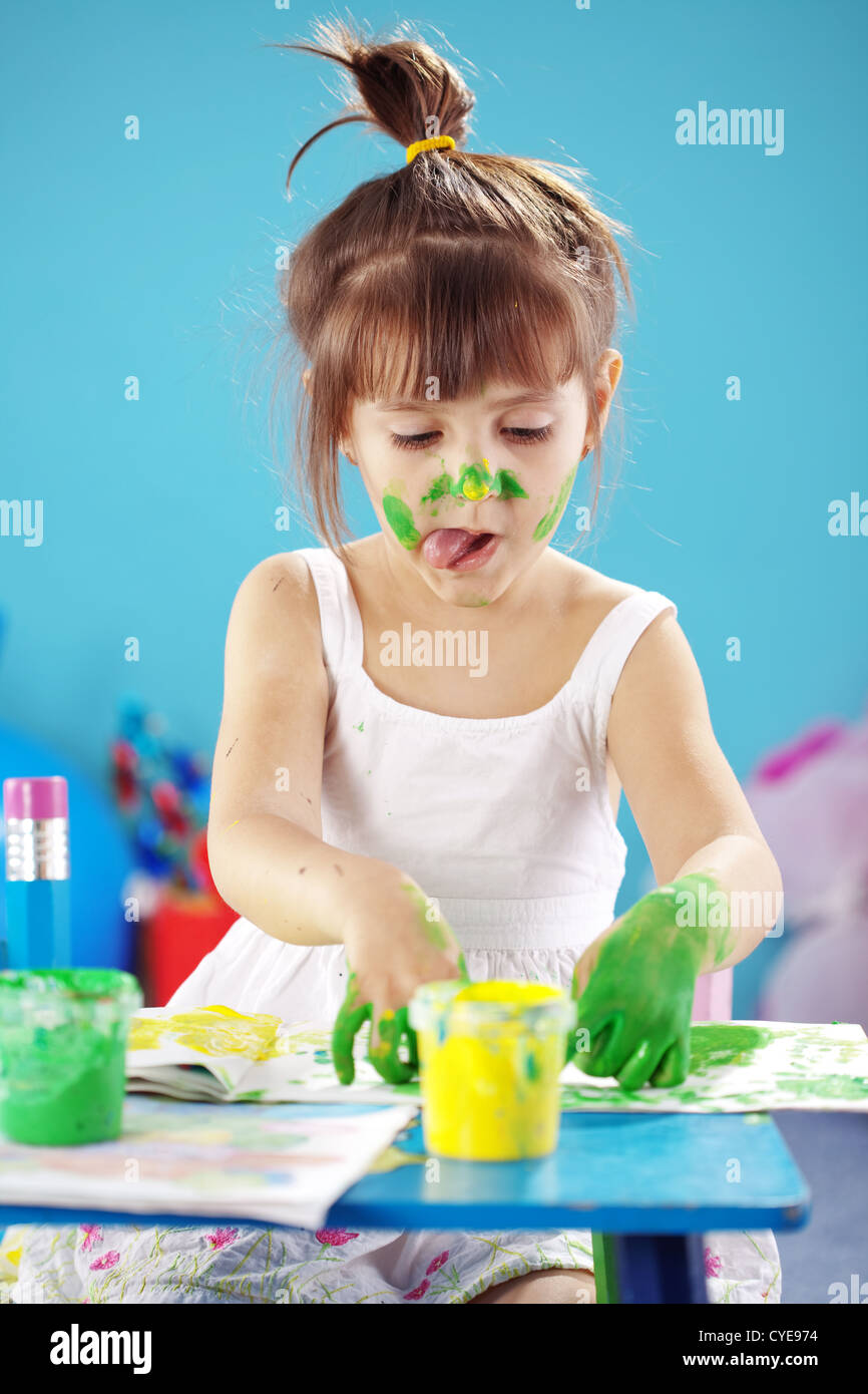 Painting kid girl Stock Photo - Alamy