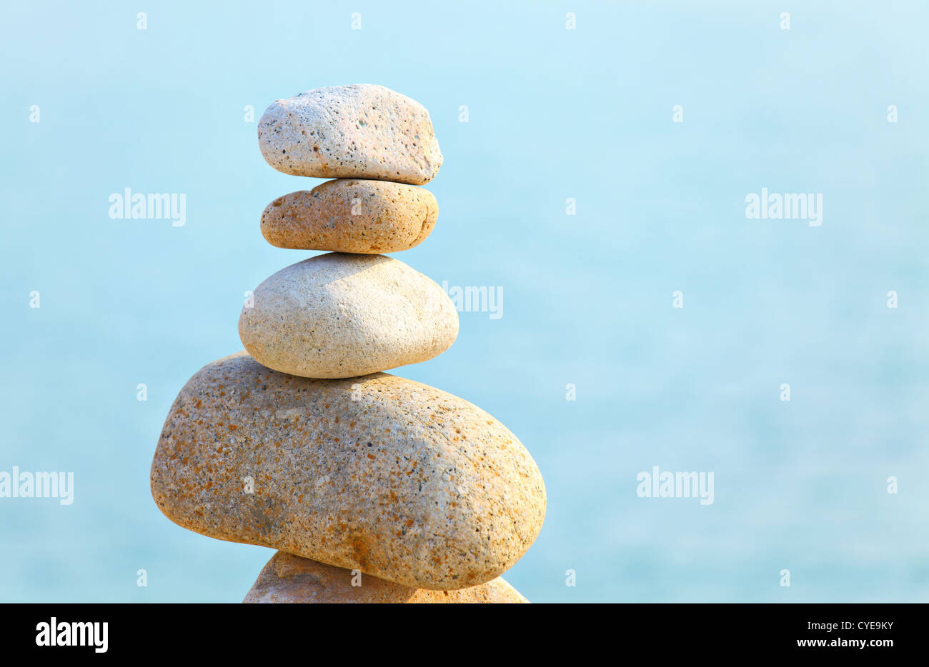 Fulcrum stone hi-res stock photography and images - Alamy