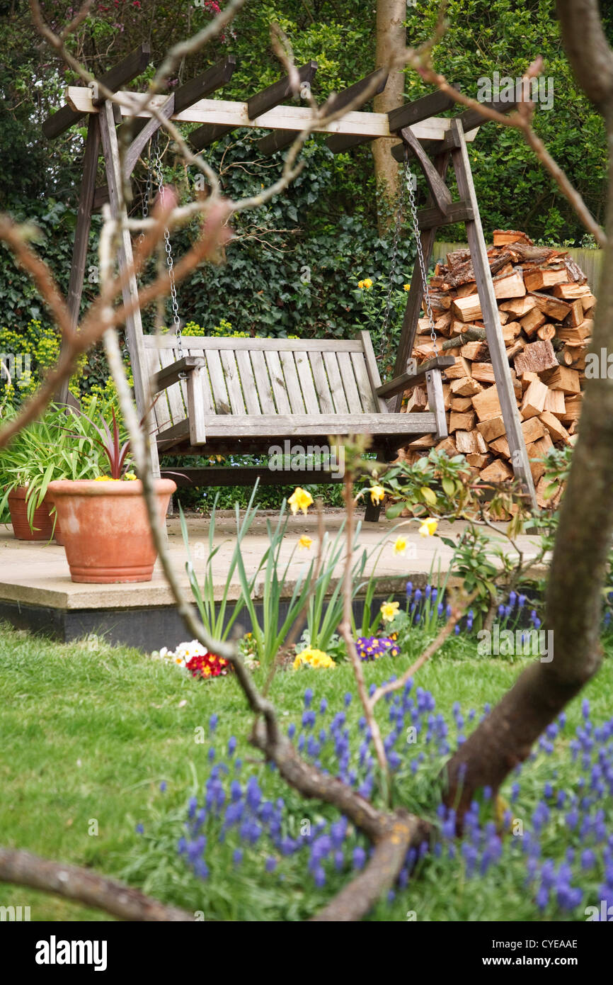 Garden Benches: 17 Creative Rustic Ideas — Empress Of, 40% OFF