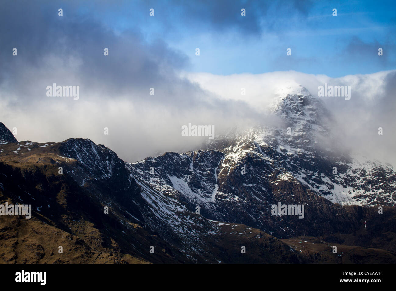 Brooding summit clouds hi-res stock photography and images - Alamy