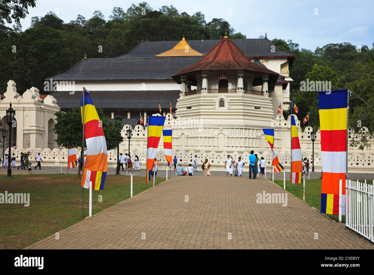 Buddhist temple of the Tooth, also known as Sri Dalada Maligawa, Kandy ...