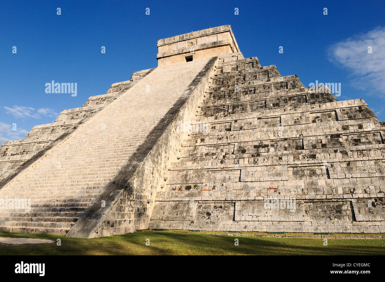 Chichen Itza feathered serpent pyramid, Mexico Stock Photo - Alamy