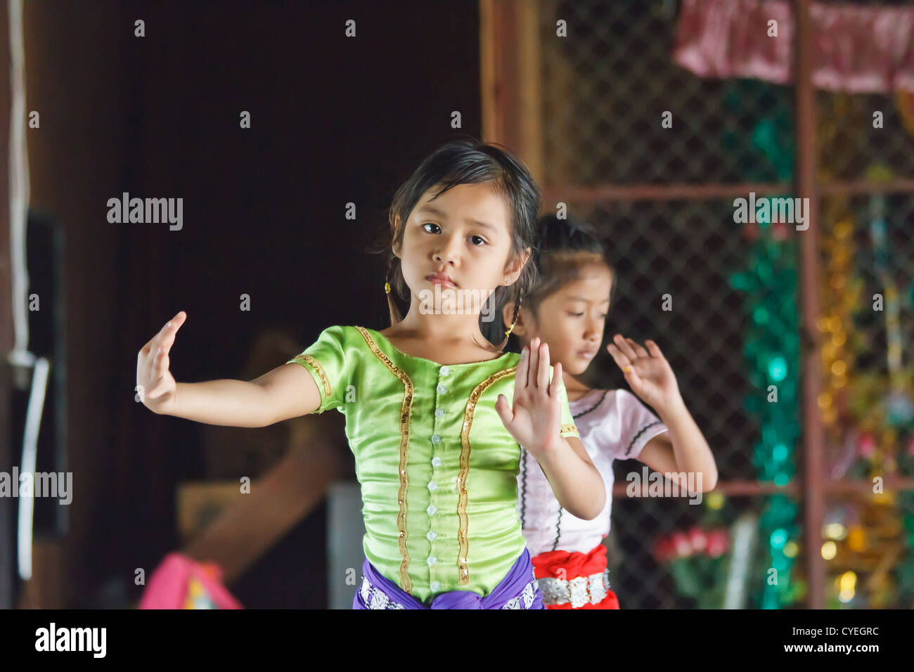 Little Cambodian Girls learning the traditional Cambodian Apsara Dance ...