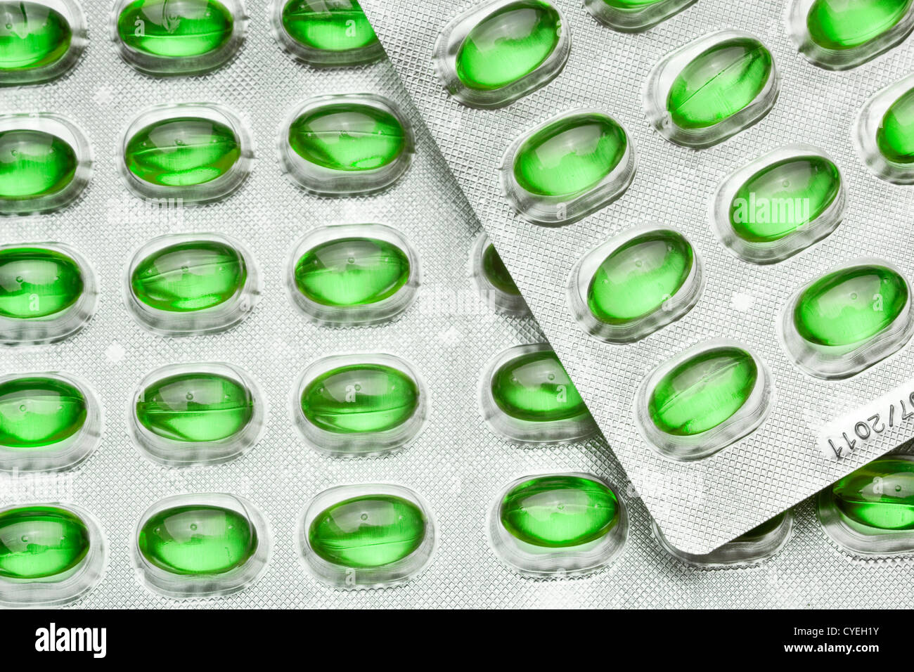 Silver pills hi-res stock photography and images - Alamy