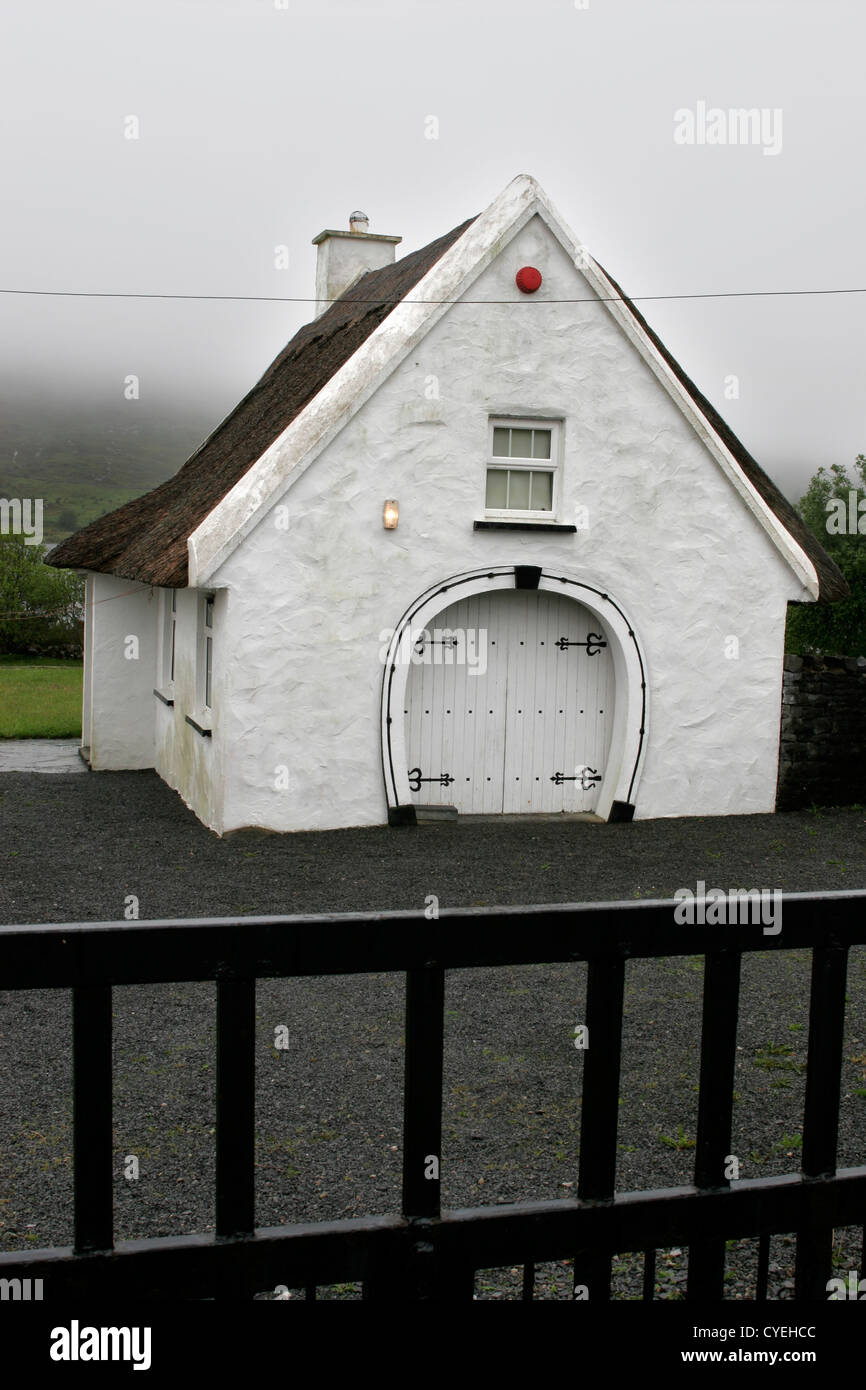 Typical house connemara hi-res stock photography and images - Alamy