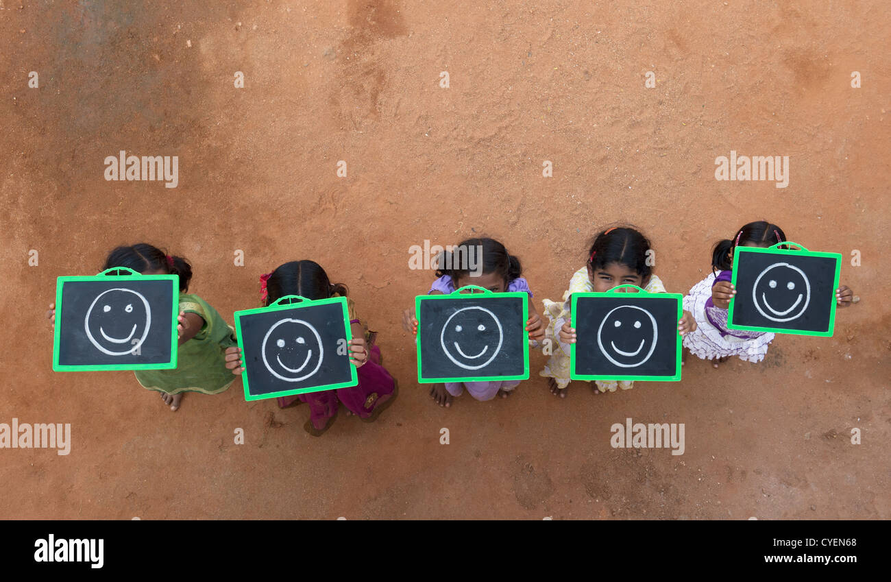 Village smiling faces hi-res stock photography and images - Alamy