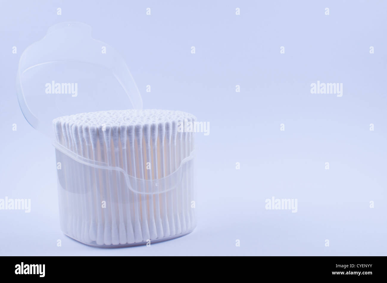 Transparent objects hi-res stock photography and images - Alamy