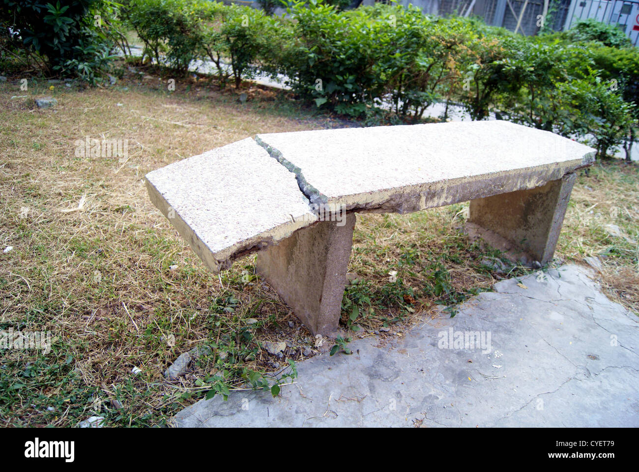 Fracture of the cement stool Stock Photo - Alamy