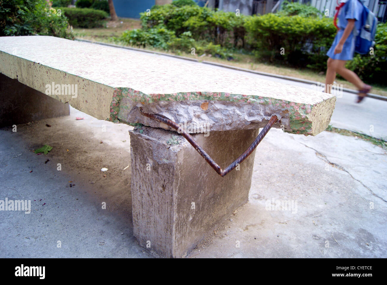 Fracture of the cement stool Stock Photo - Alamy