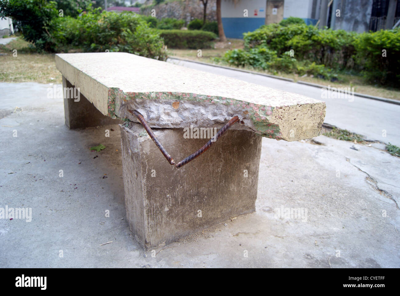 Fracture of the cement stool Stock Photo - Alamy