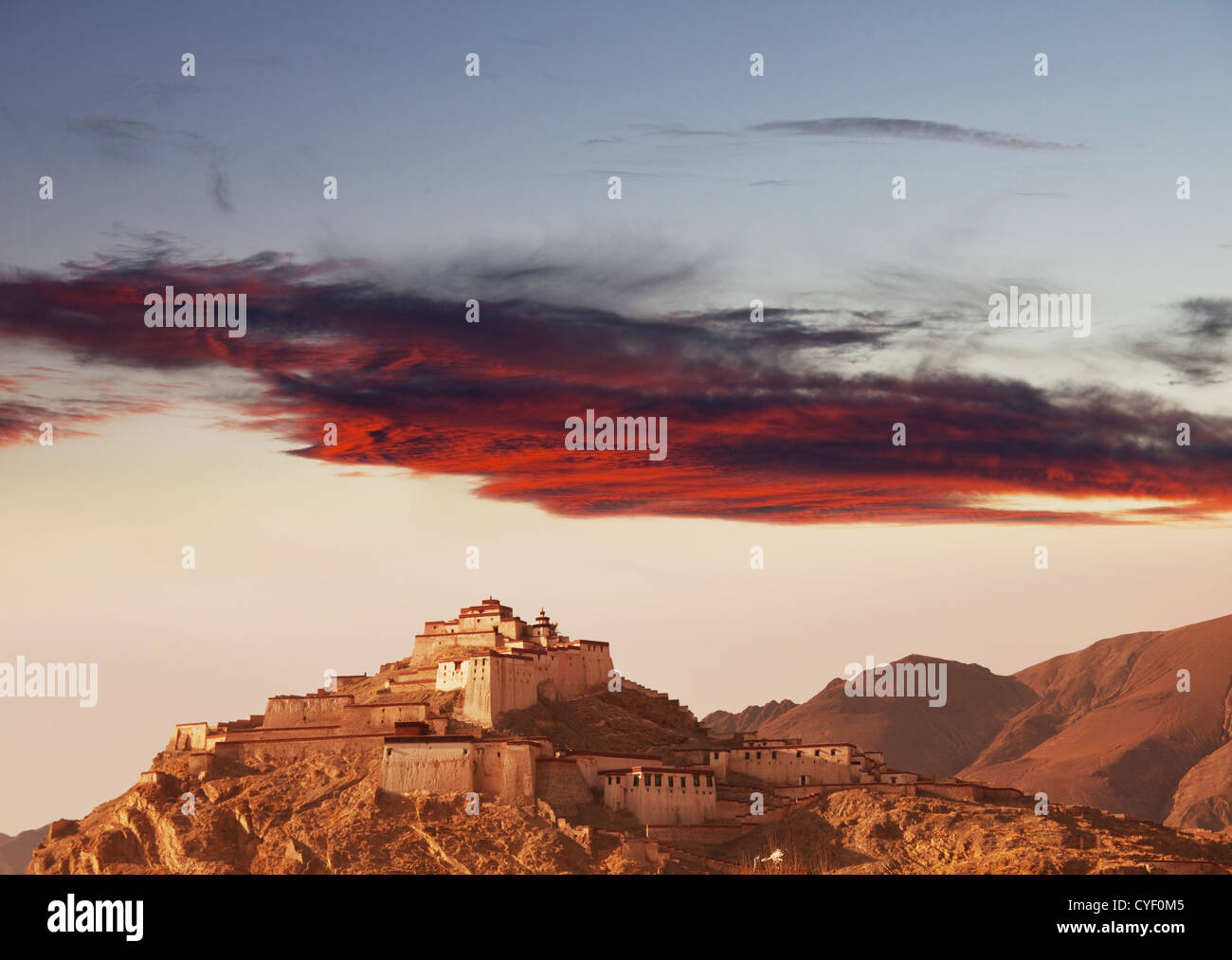 tibetan monastery, Tibet Stock Photo - Alamy