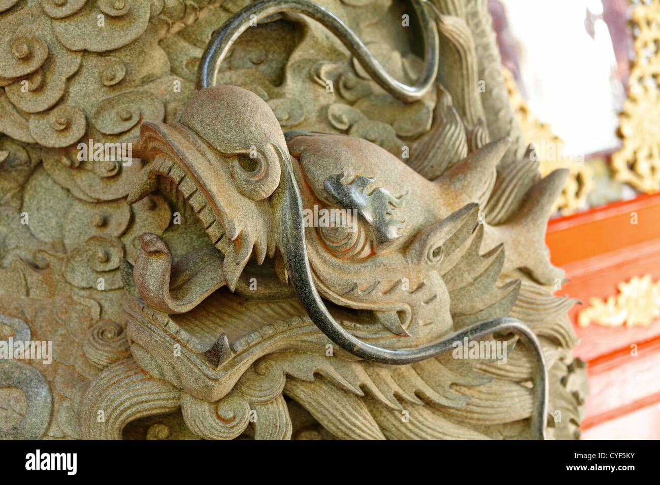chinese dragon statue in temple Stock Photo - Alamy