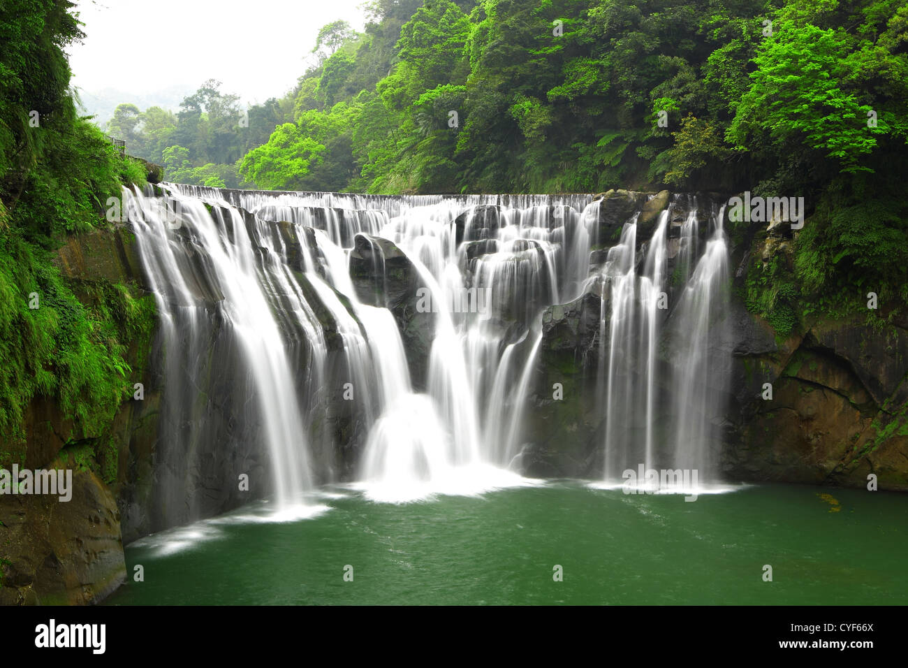 waterfalls in shifen taiwan Stock Photo - Alamy
