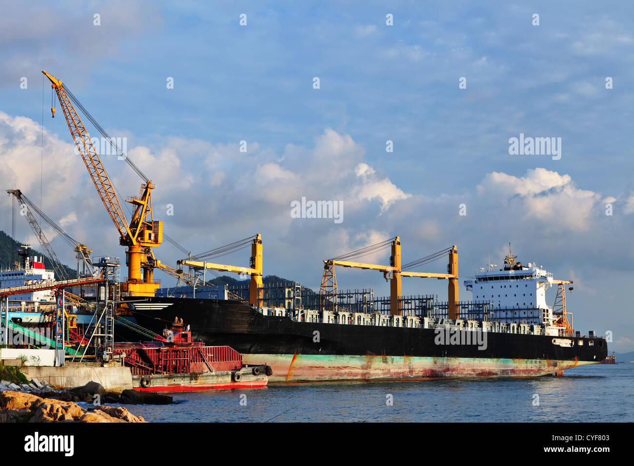 Military loading dock hi-res stock photography and images - Alamy
