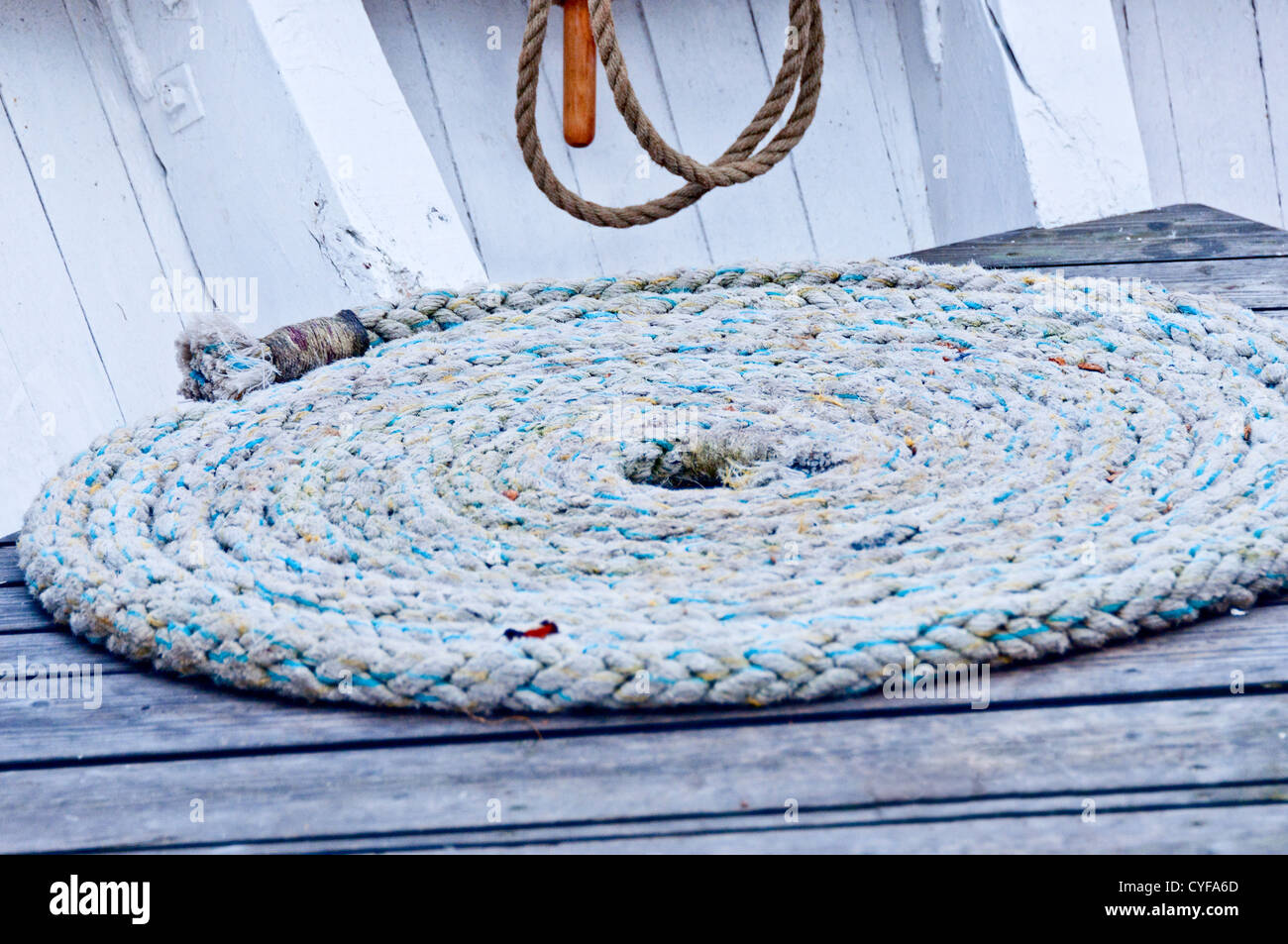 Rope lashing hi-res stock photography and images - Alamy