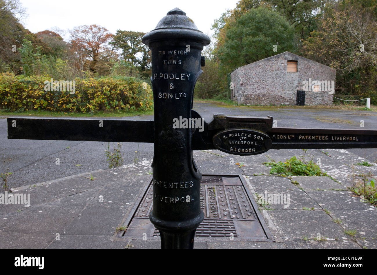 Platform scales hi-res stock photography and images - Alamy