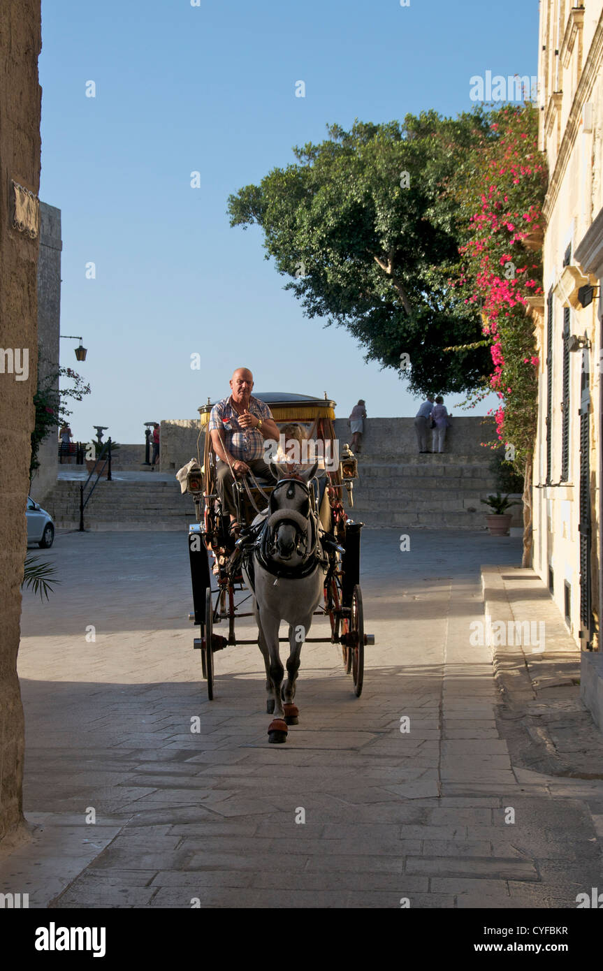 Taxi carriage hi-res stock photography and images - Alamy