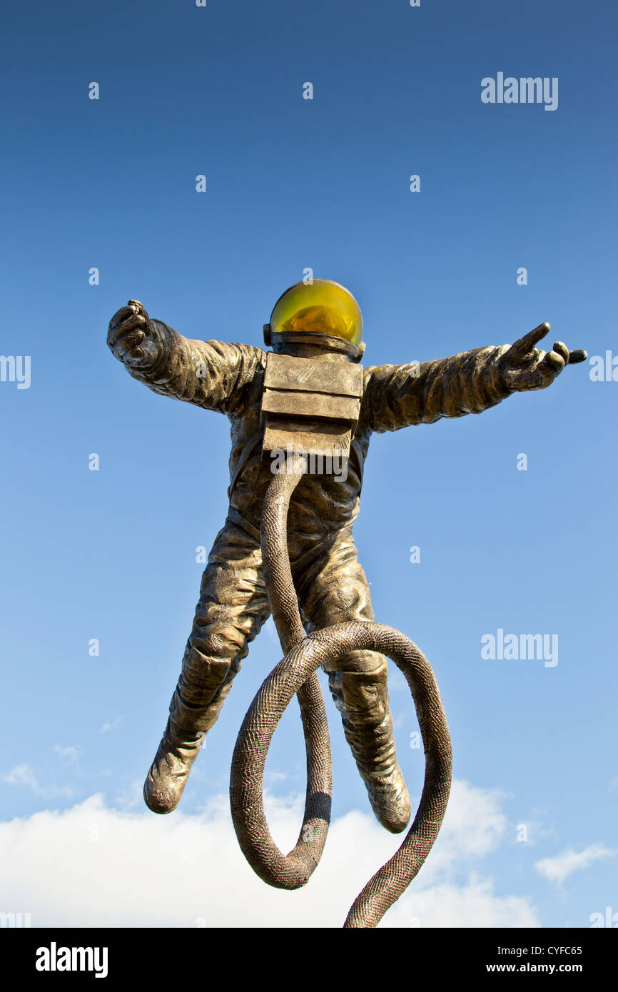 Spaceman sculpture hi-res stock photography and images - Alamy