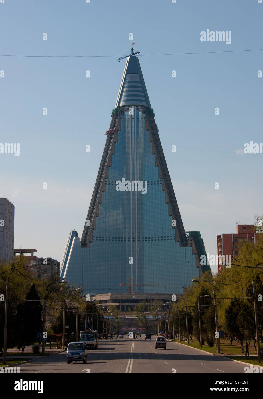 Kempinski Ryugyong Hotel, Hotel of Doom, Pyongyang, North Korea Stock ...