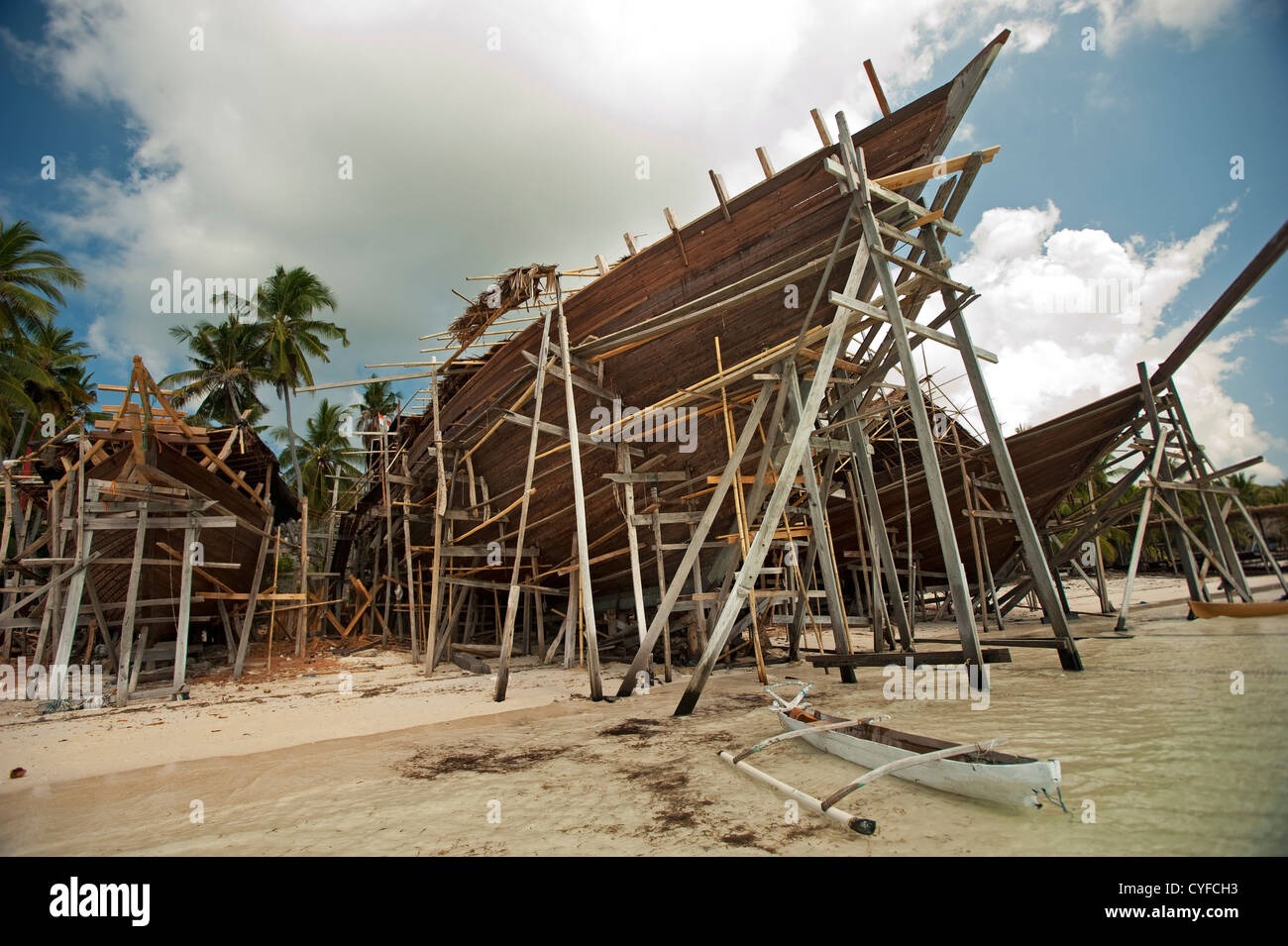 Traditional Pinisi wooden sailing boat construction, Bira Sulawesi ...
