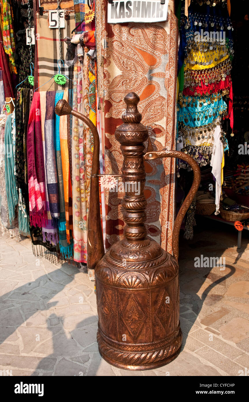 Big brass pot hi-res stock photography and images - Alamy