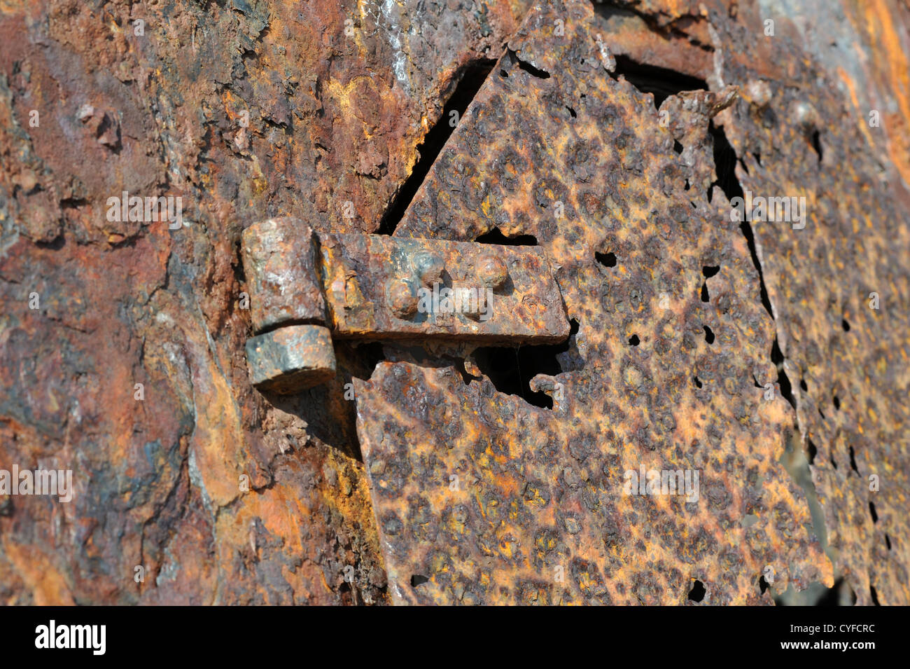 Old fashioned hinge hi-res stock photography and images - Alamy