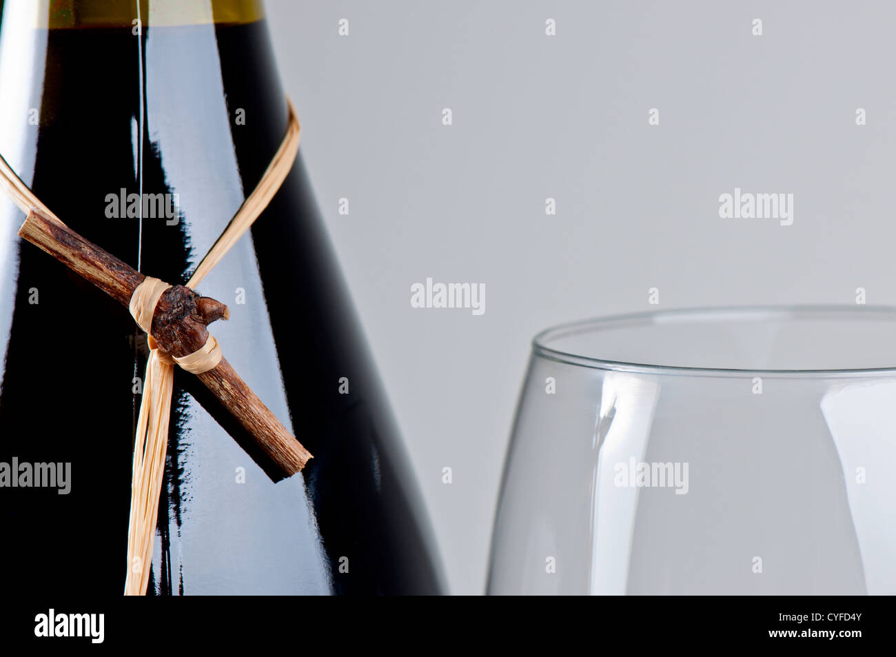 Full glass of wine hi-res stock photography and images - Alamy