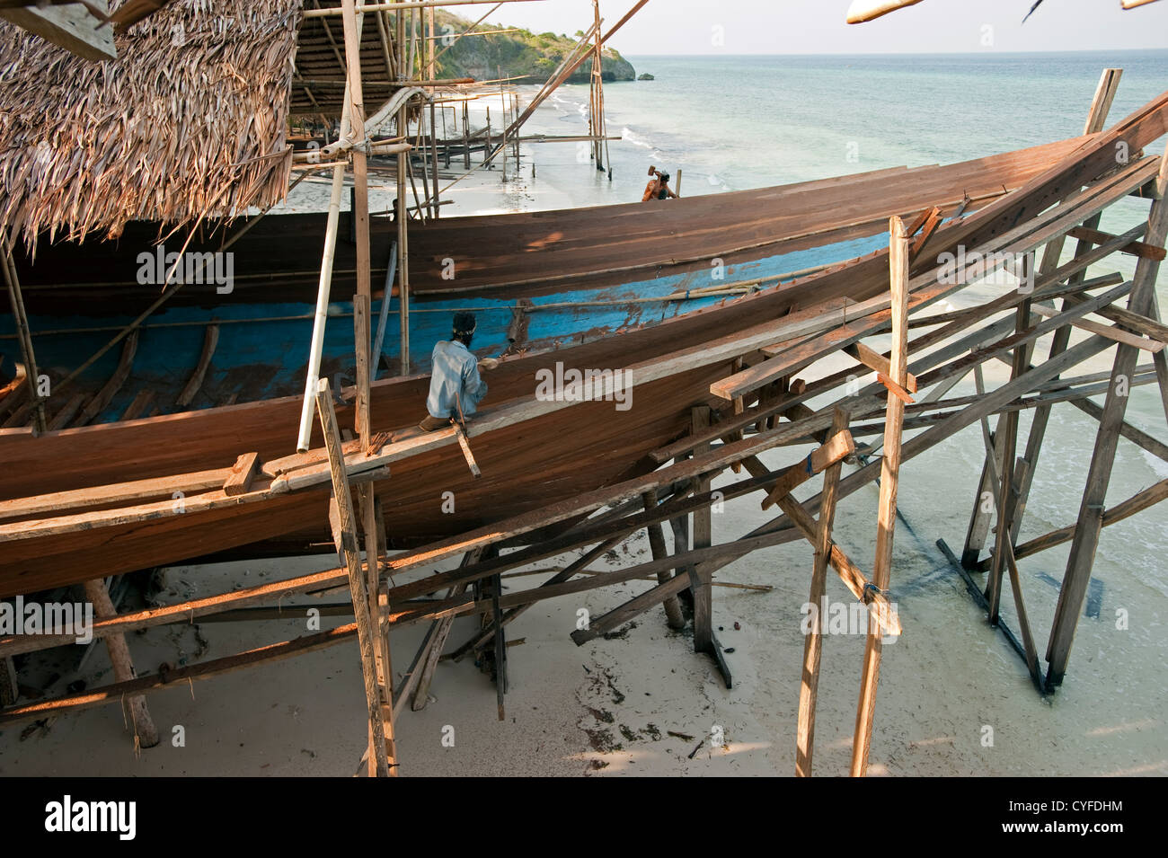 Traditional Pinisi wooden sailing boat construction, Bira Sulawesi ...