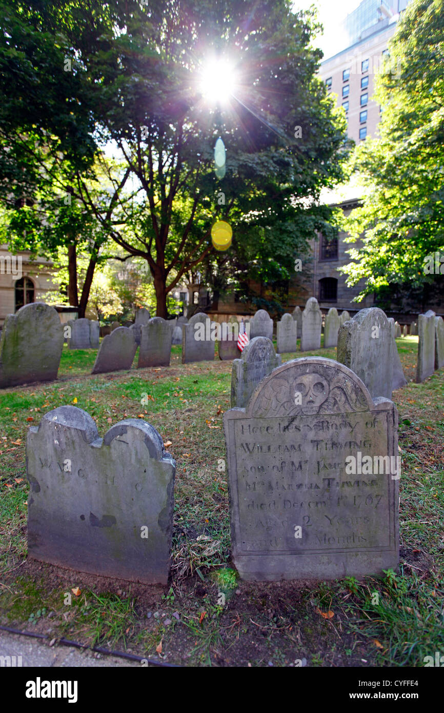Grave graves cemetery hi-res stock photography and images - Alamy