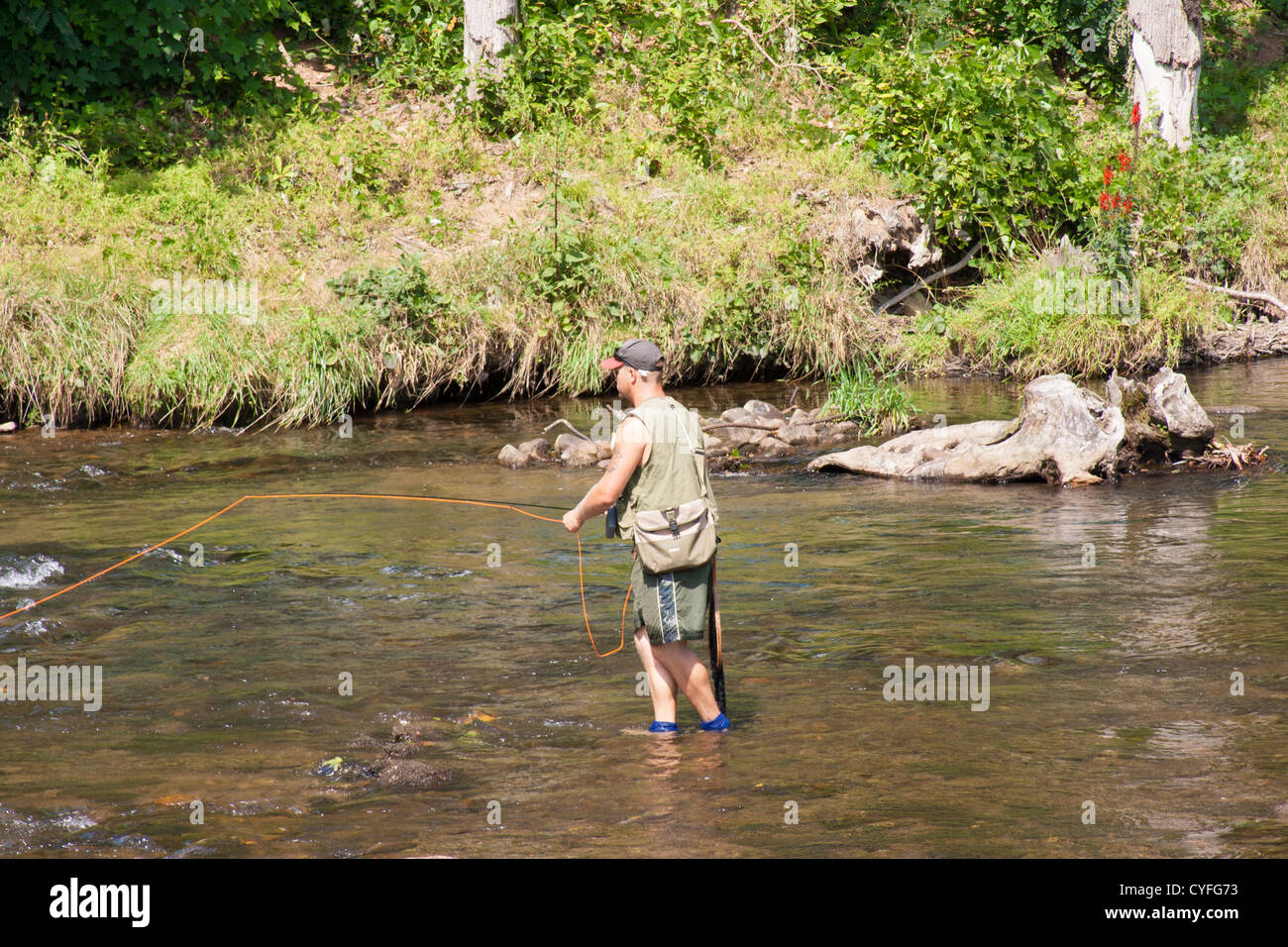 Cherokee north carolina cherokee man hi-res stock photography and ...