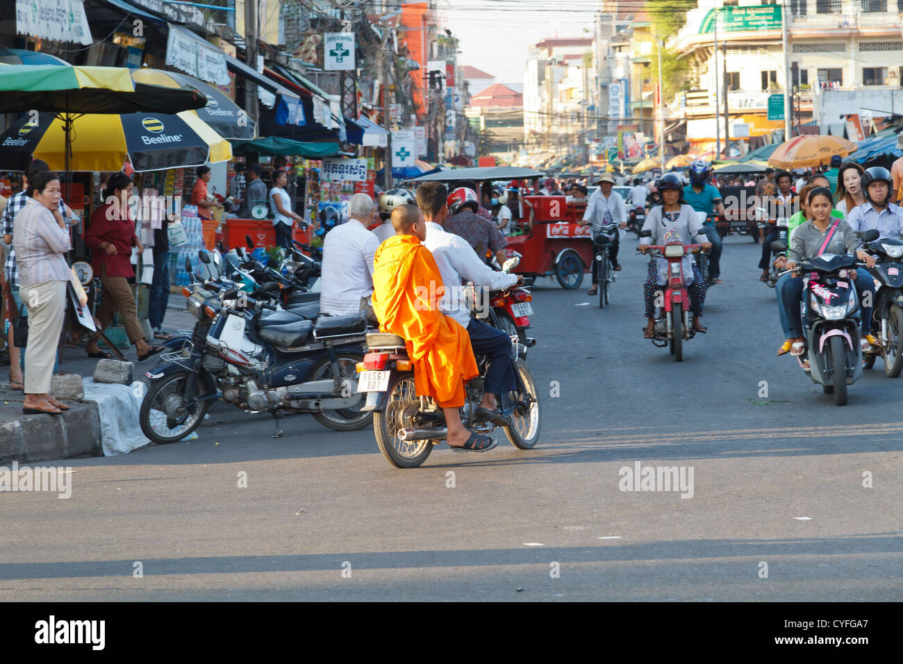 Typical Street life in Phnom Penh, Cambodia Stock Photo - Alamy