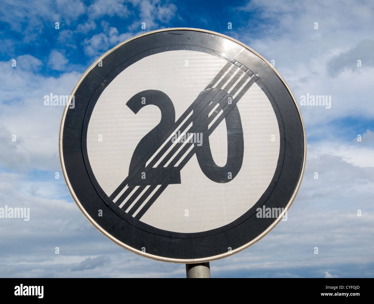 20 speed limit sign hi-res stock photography and images - Alamy
