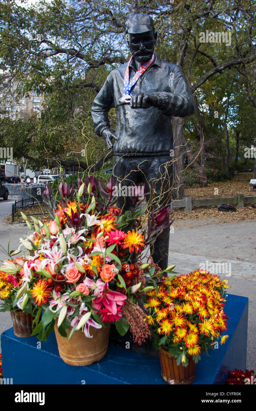 New York, USA. 3rd November 2012. Statue of Fred Lebow near the finish ...