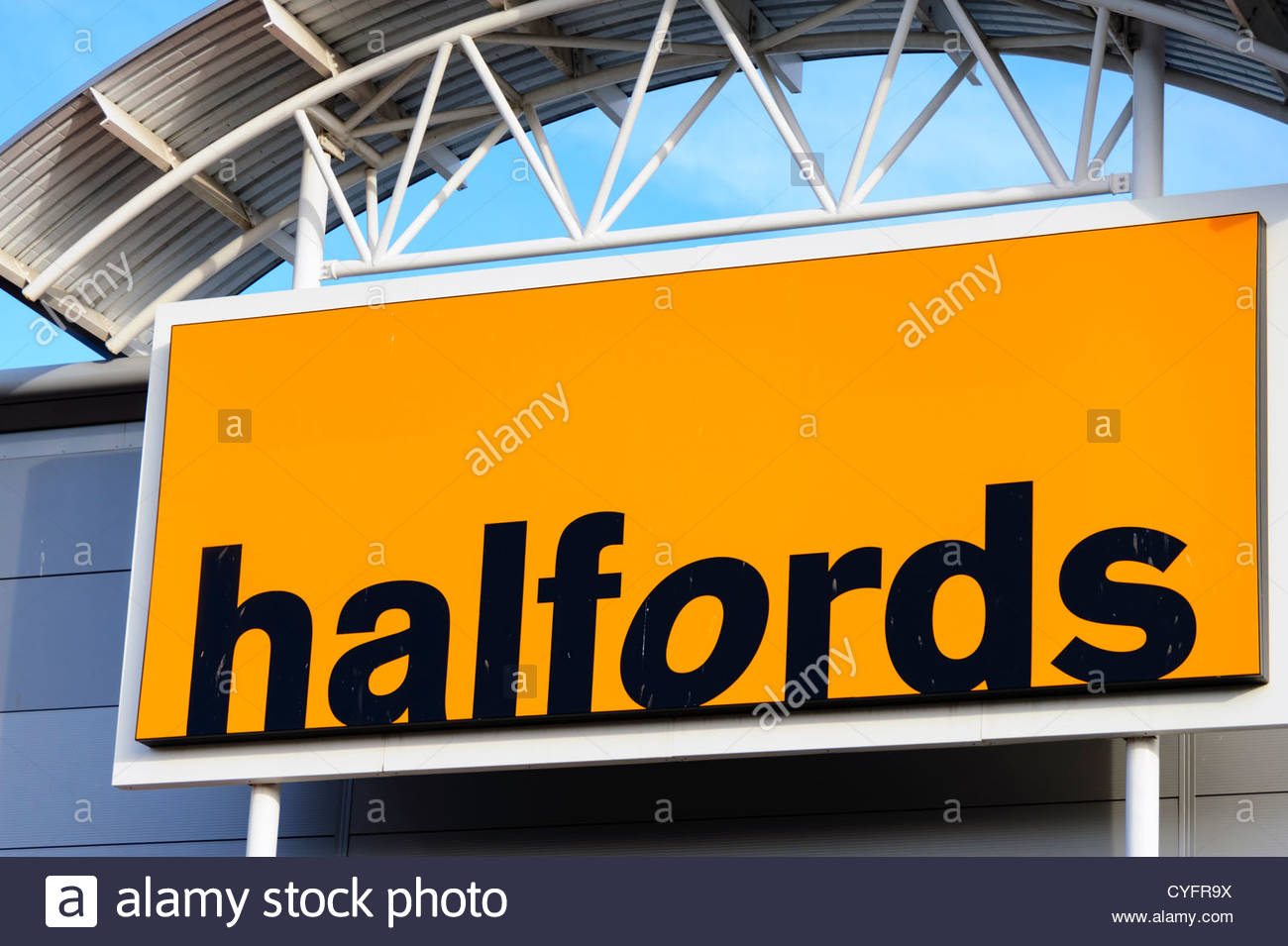 Halfords Shop Stock Photos & Halfords Shop Stock Images - Alamy