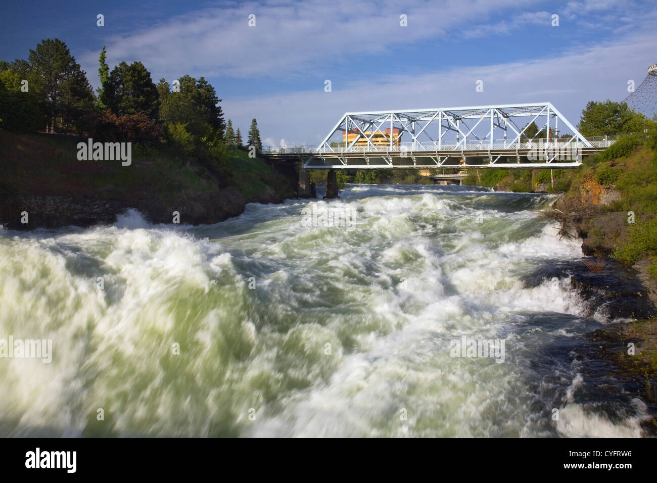 WA05544-00...WASHINGTON - The Spokane River thundering through ...