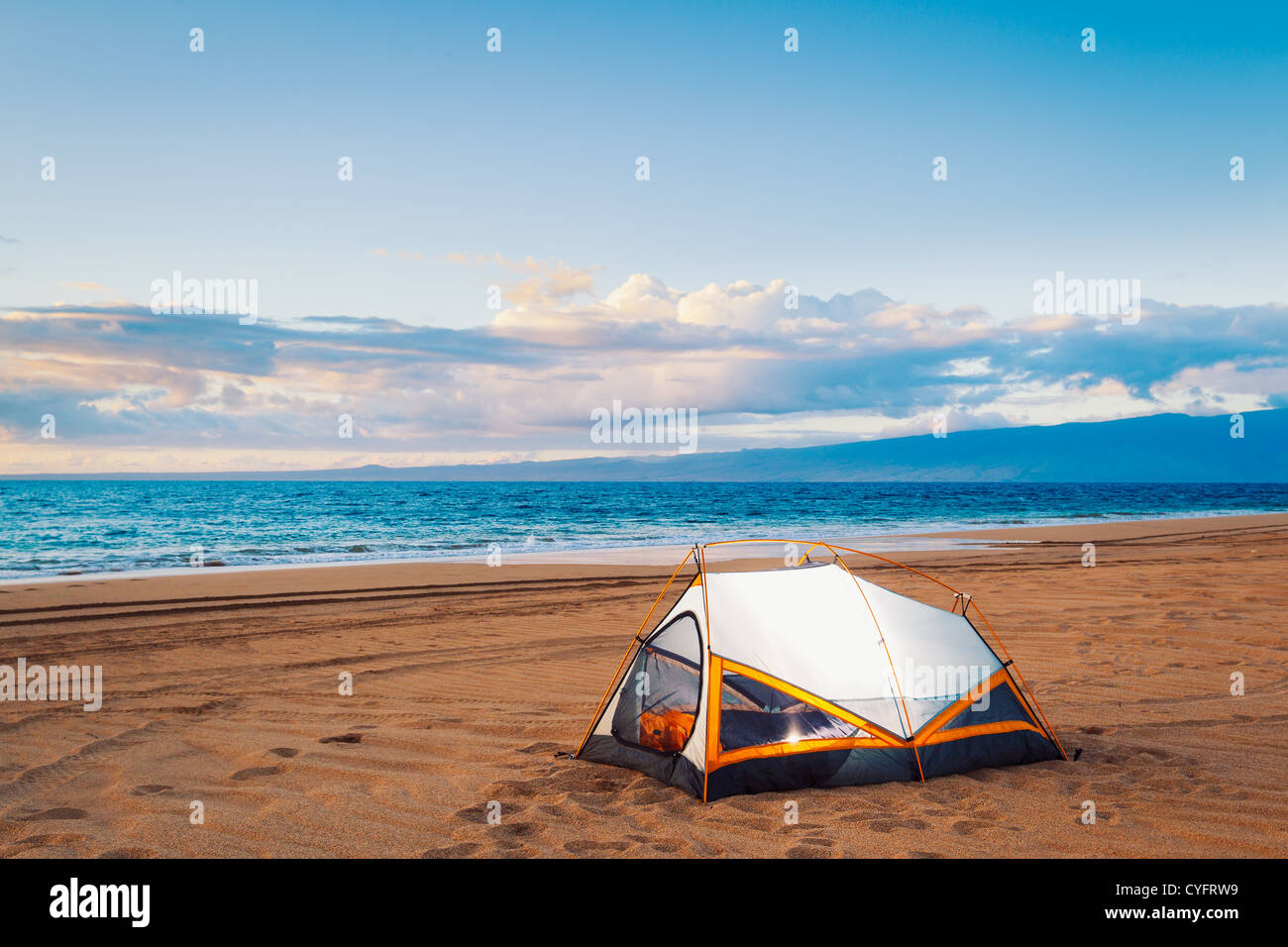 Illuminated tent beach night hi-res stock photography and images - Alamy